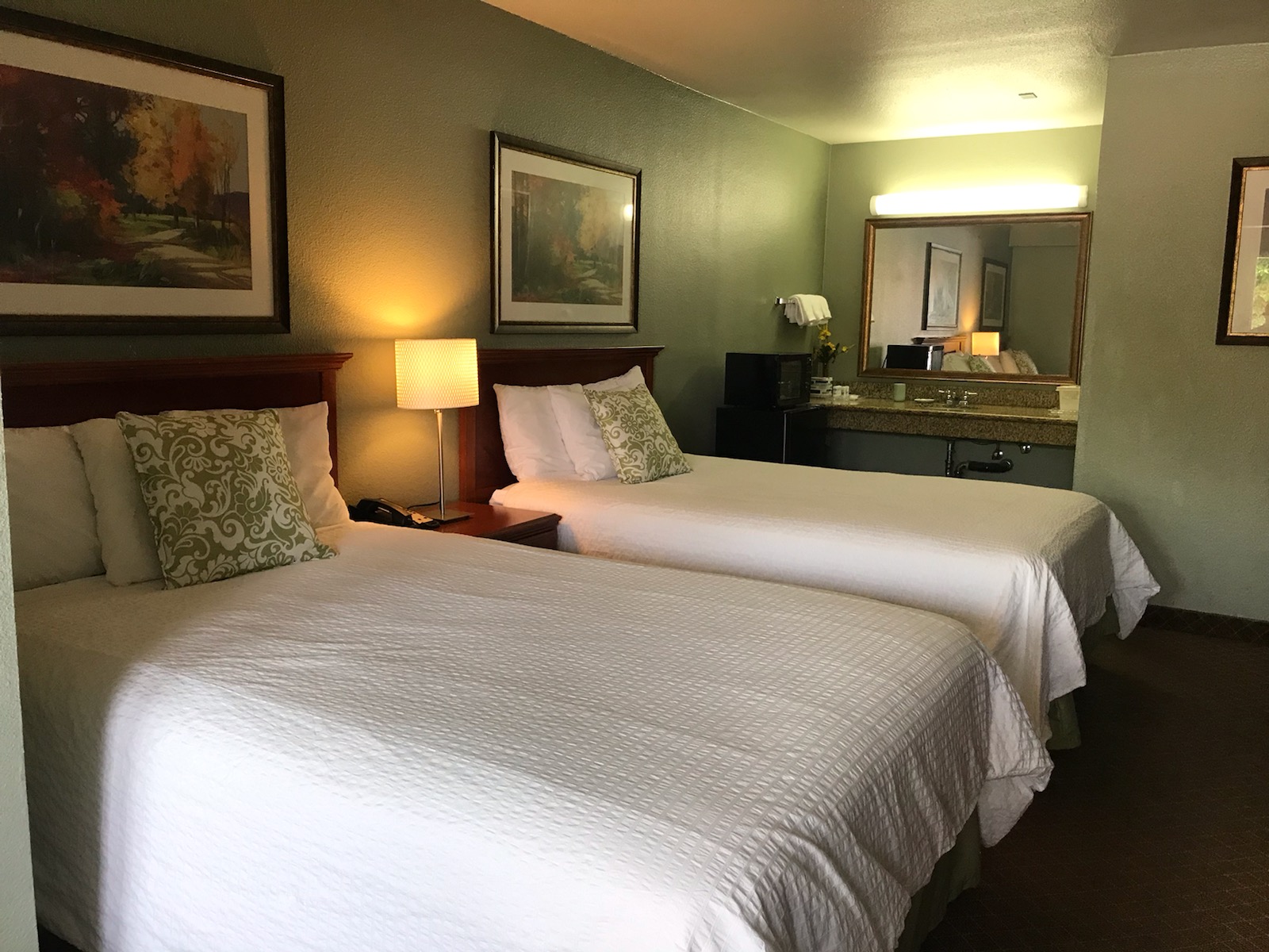 Our Rooms – Loma Linda Inn